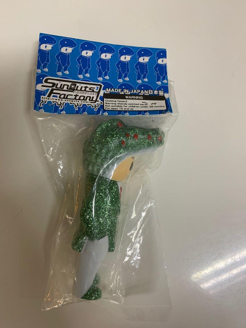 全新 Sunguts sofvi collection 閃粉綠色 鱷魚 sofubi one up, 興趣及遊戲, 玩具 & 遊戲類 - Carousell