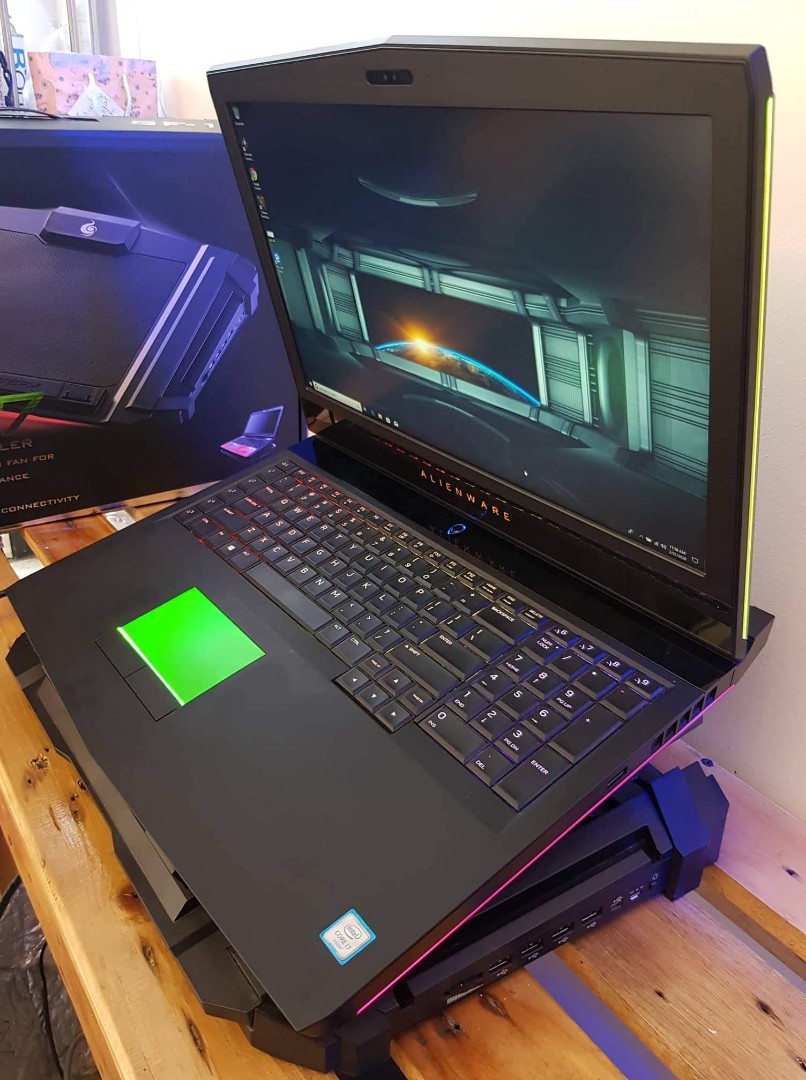 ALIENWARE 17'R4 with SF-17 Cooling Master and unit box, Computers ...