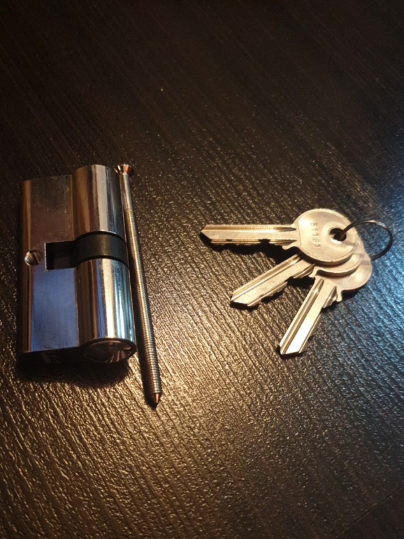 DORMA Bottom Lock Patch for Glass Doors, Furniture & Home Living ...