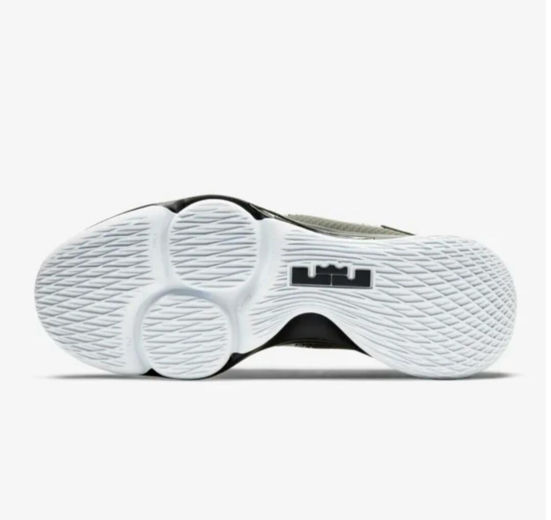 LEBRON WITNESS IV EP, Men's Fashion, Footwear, Sneakers on Carousell