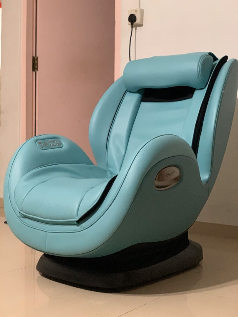 Osim Udivine mini massage chair, Furniture & Home Living, Furniture ...