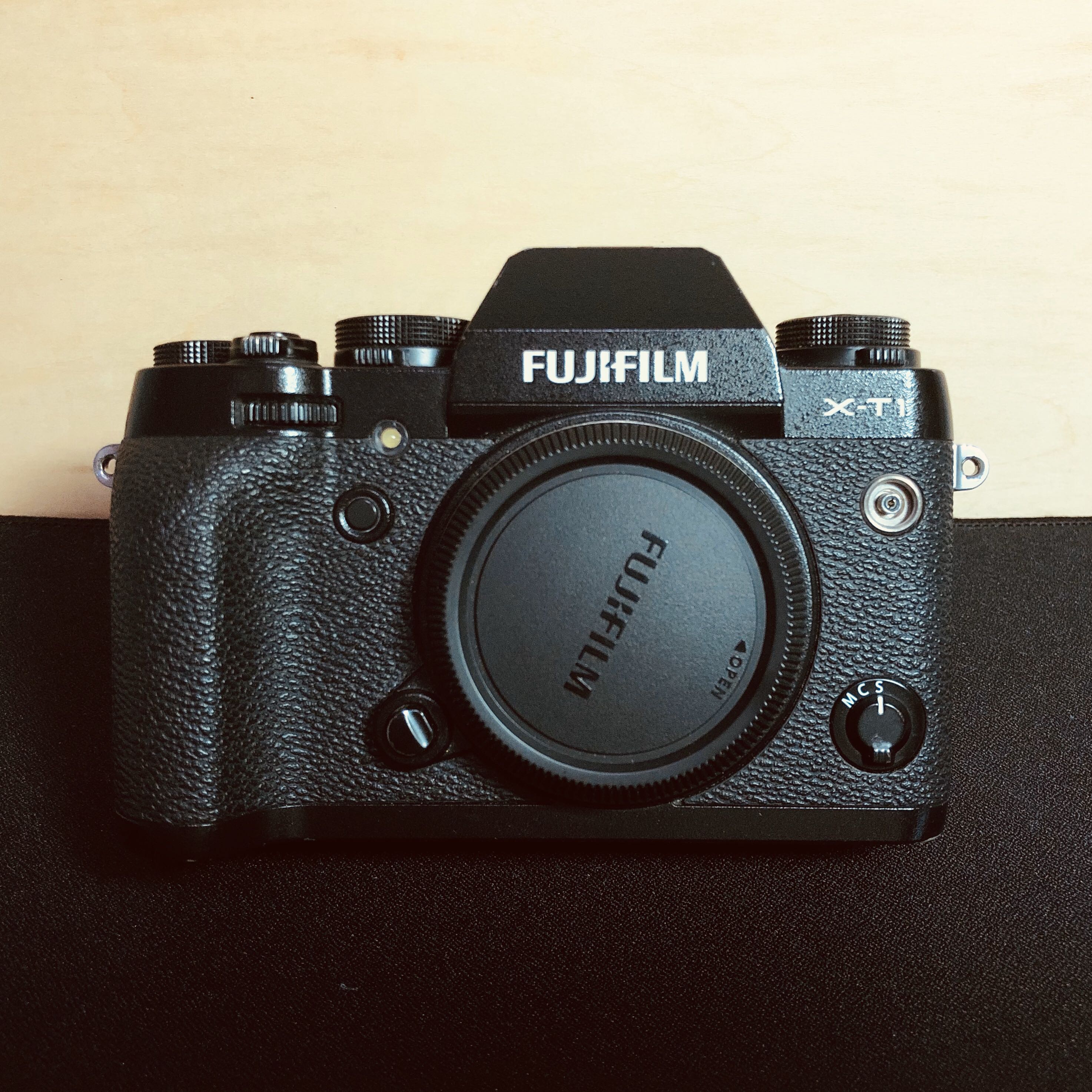 富士 XT-1 機身 Fujifilm X-T1 (Body Only), 攝影器材, 鏡頭及裝備 - Carousell