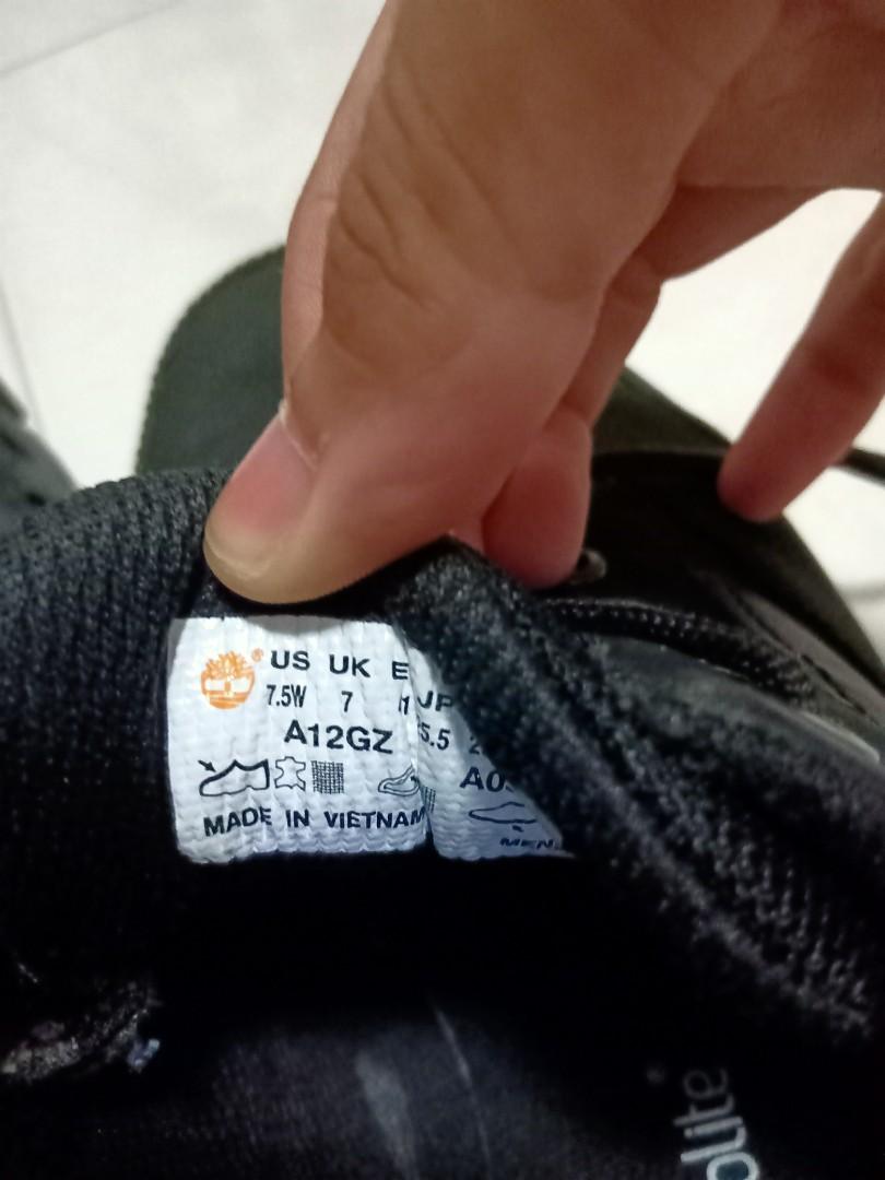 Timberland Boots ***STEAL***, Men's Fashion, Footwear, Boots on Carousell