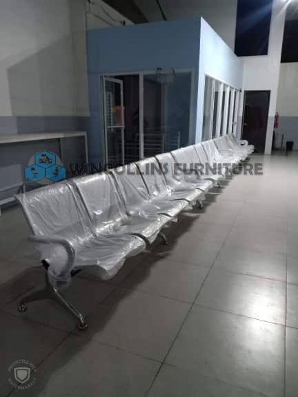 5 seater gang chair - office partition, Furniture & Home Living, Office ...