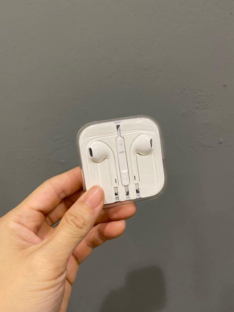 Apple Earpods (lightning connector; Original), Mobile Phones & Gadgets ...