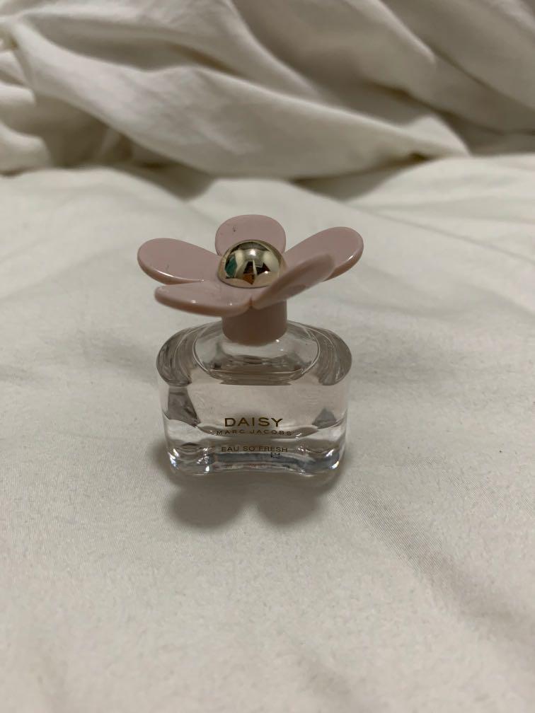 Marc Jacobs Daisy Perfume - mini, Beauty & Personal Care, Fragrance ...