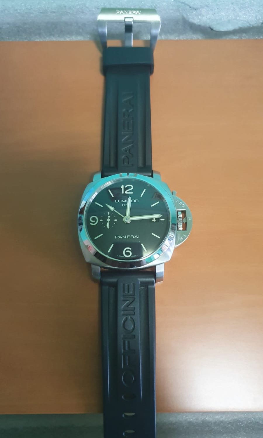 Panerai PAM 320, Luxury, Watches on Carousell