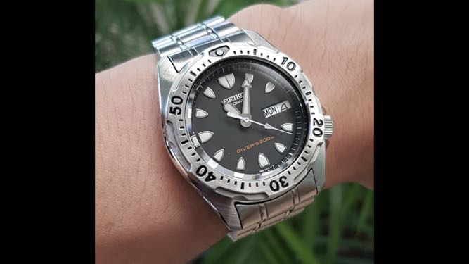 Seiko SKX001, Men's Fashion, Watches & Accessories, Watches on Carousell