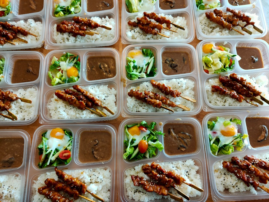 Halal Asian Bento ( Min 10 sets ), Food & Drinks, Baked Goods on Carousell