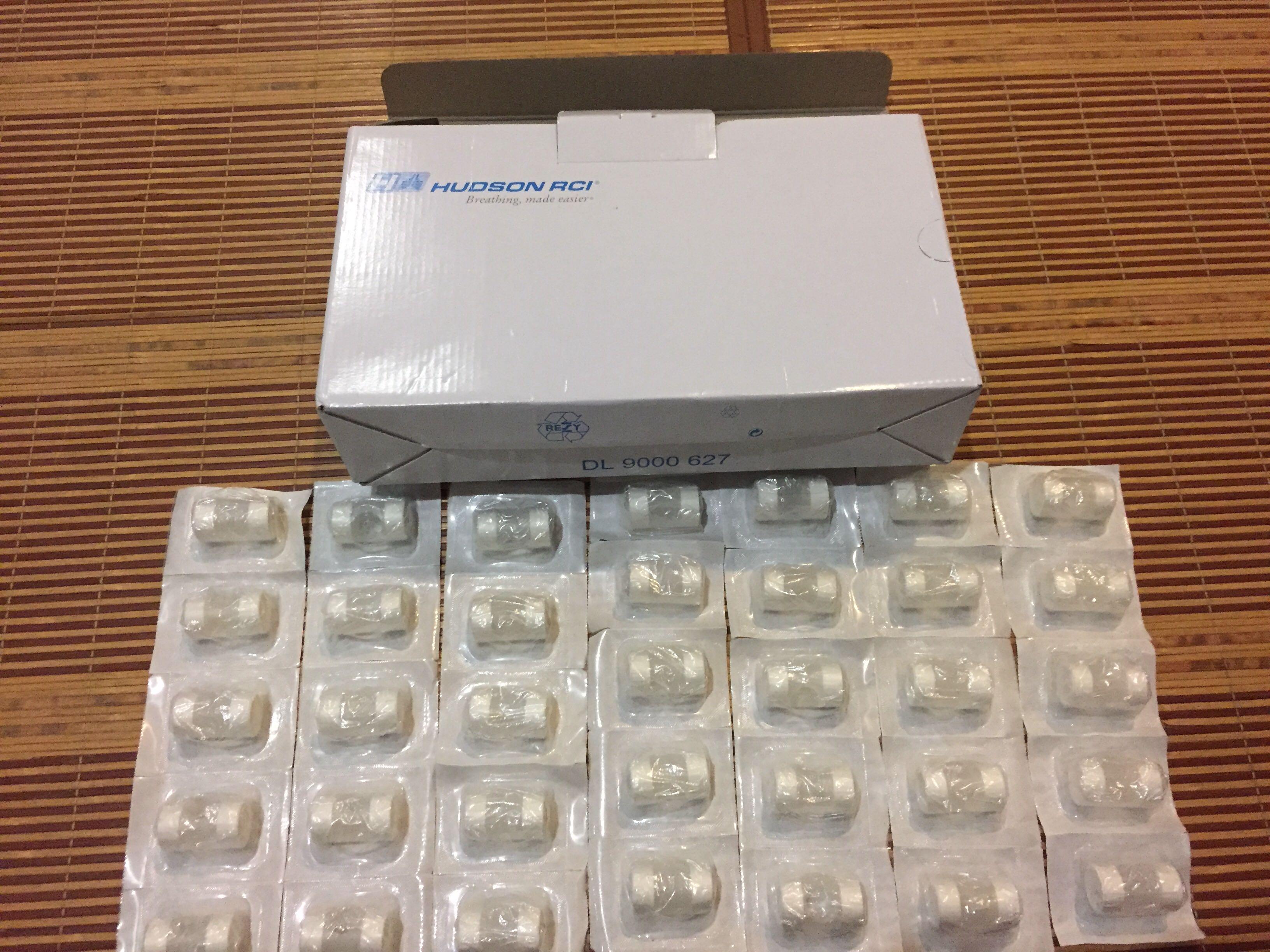 Hudson RCI Tracheostomy Trach Vent Gibeck Trach-Vent HME 41112, Looking ...