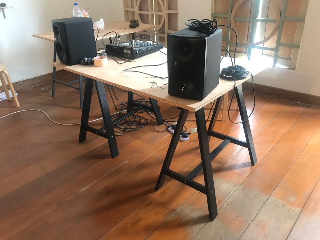 IKEA ODDVALD trestles and tabletop, Furniture, Tables & Chairs on Carousell