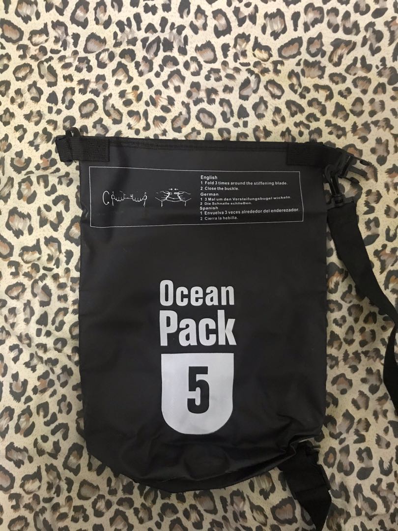 Ocean pack 5 liters, Hobbies & Toys, Travel, Travel Essentials ...