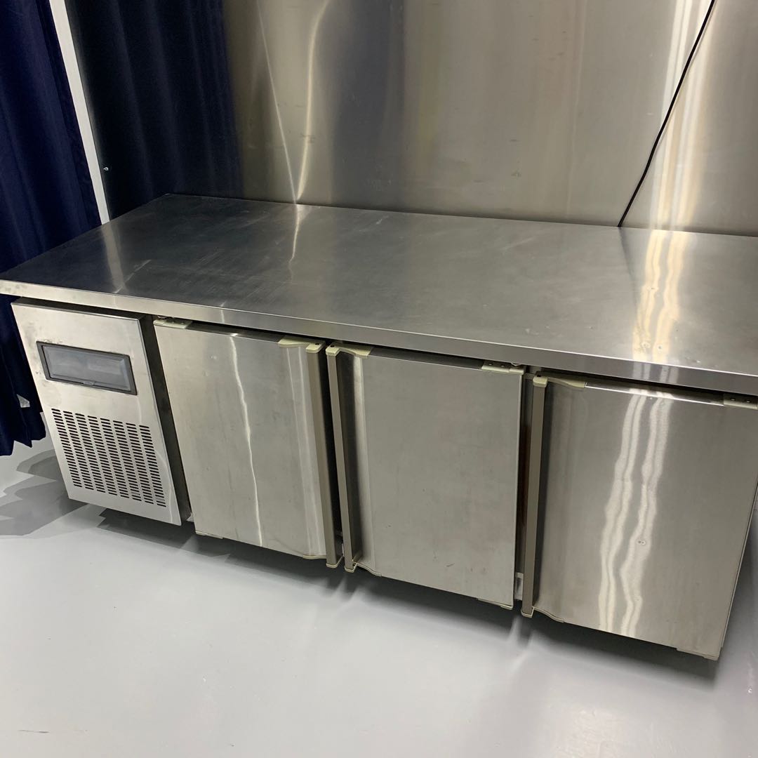 yoda 3 door counter top chiller, Everything Else on Carousell