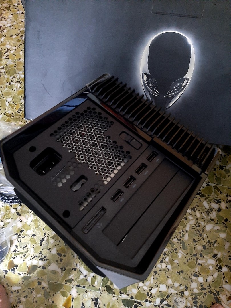 DELL Alienware Graphics Amplifier (NEW!), Electronics, Computer Parts ...