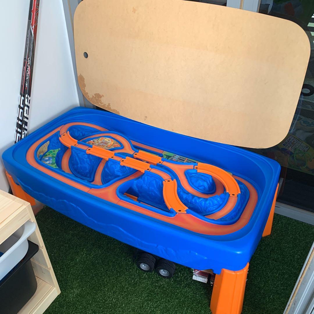 Hot Wheels Car & Track Play Table, Toys & Games, Others on Carousell