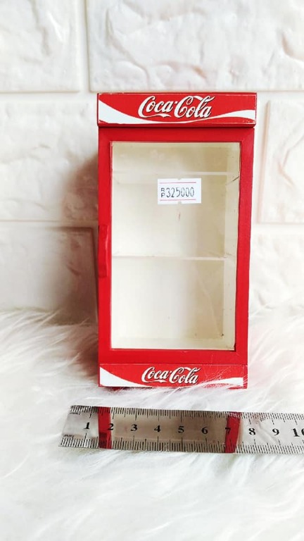 Kulkas Coca Cola Miniatur, Toys & Collectibles, Mainan di Carousell