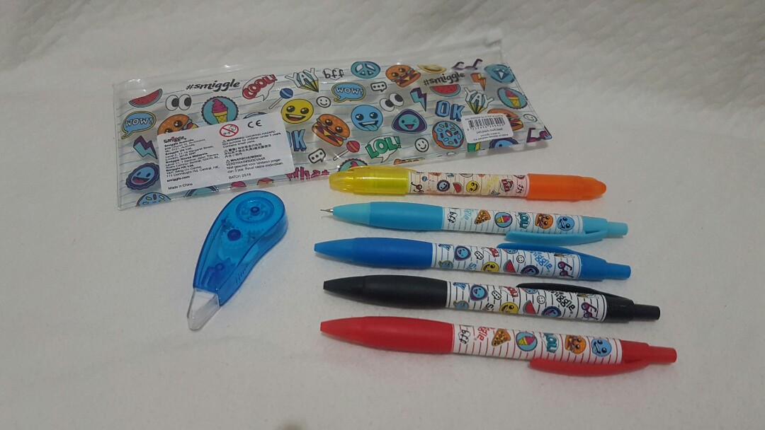 Smiggle pen set, Babies & Kids, Babies & Kids Fashion on Carousell