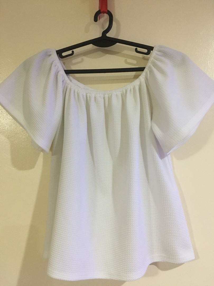 White off shoulder, Women's Fashion, Tops, Sleeveless on Carousell