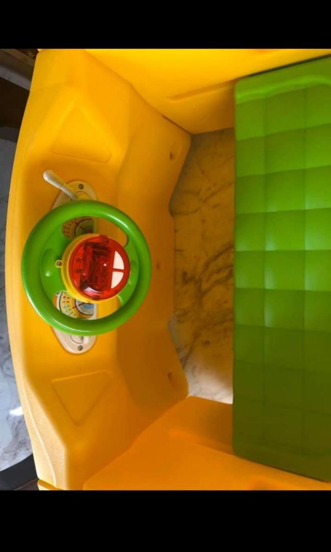 Yaya school bus, Bayi & Anak, Mainan & Baby Walker di Carousell