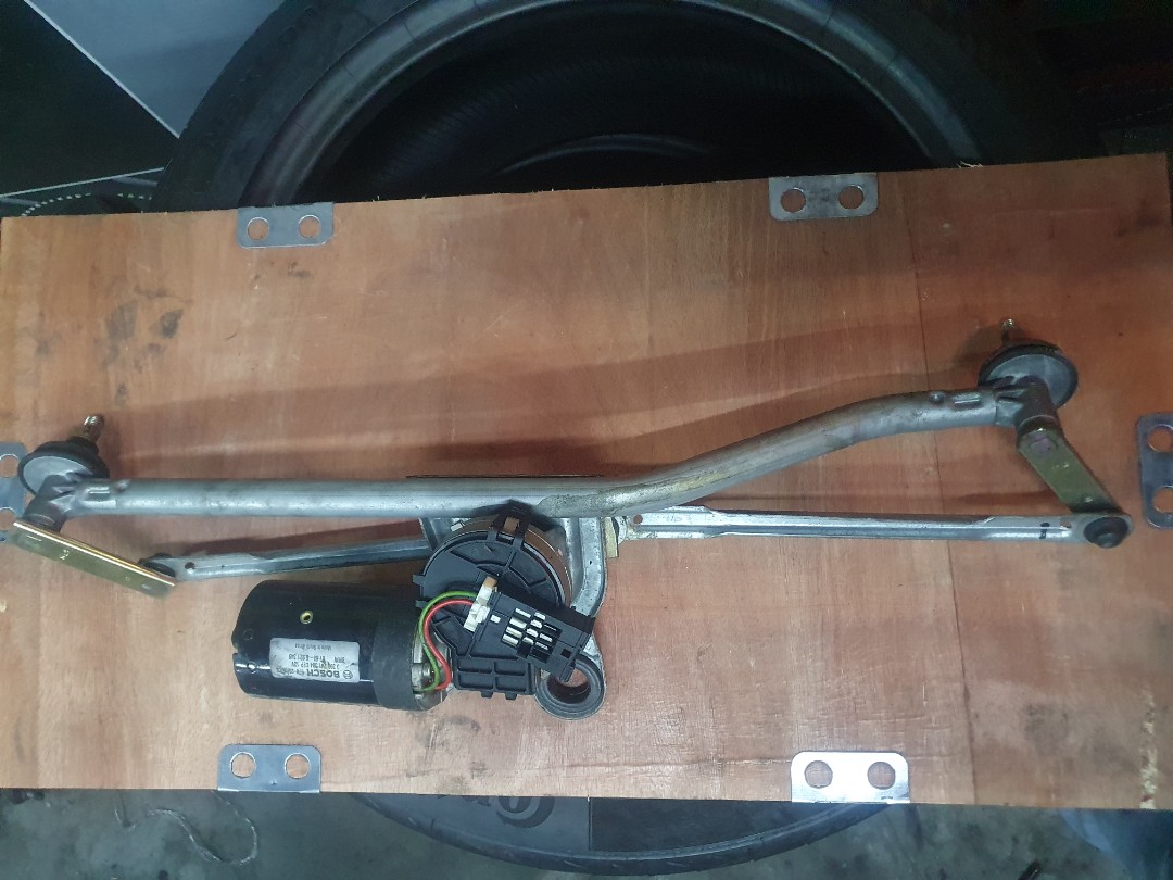 BMW E46 Linkage wiper with motor, Auto Accessories on Carousell