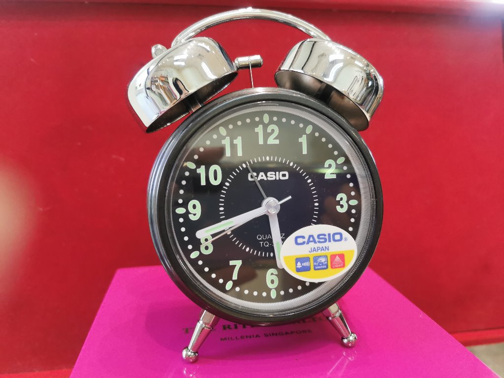 clock, Furniture & Home Living, Home Decor, Clocks on Carousell