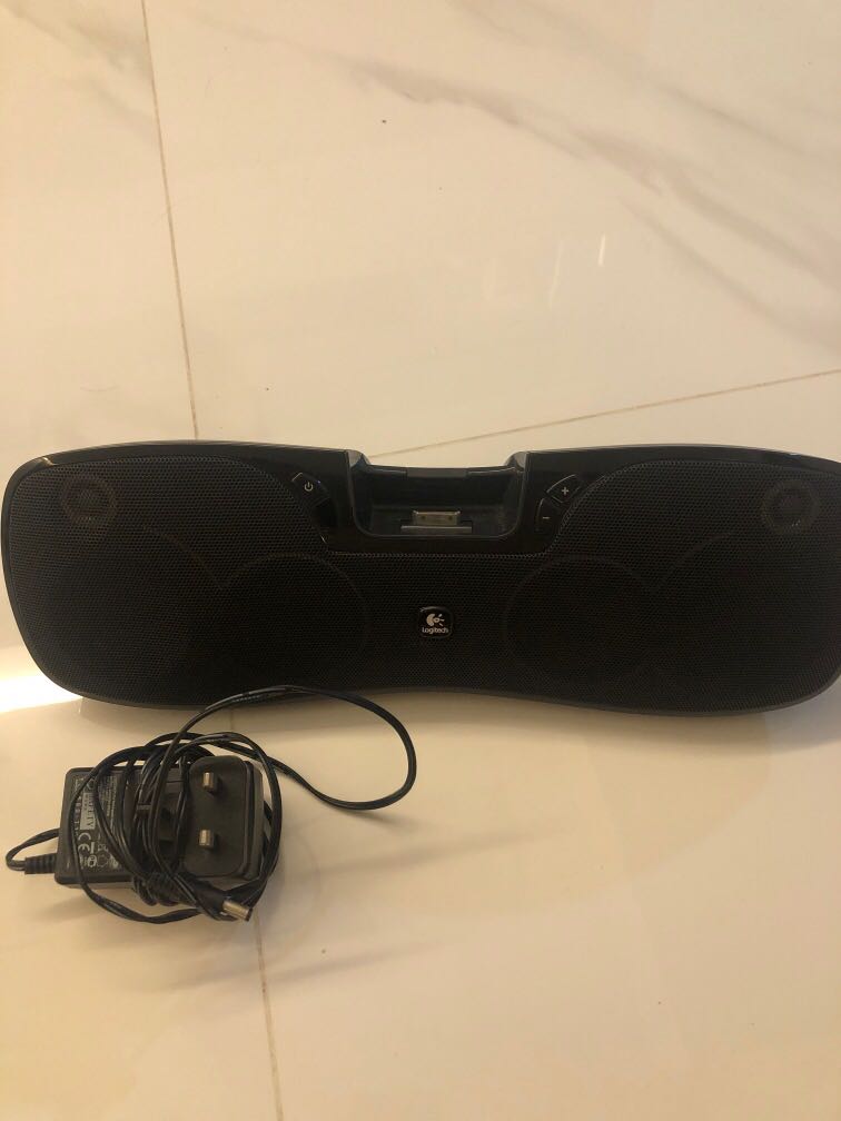 Logitech Apple docking speaker, Electronics, Audio on Carousell