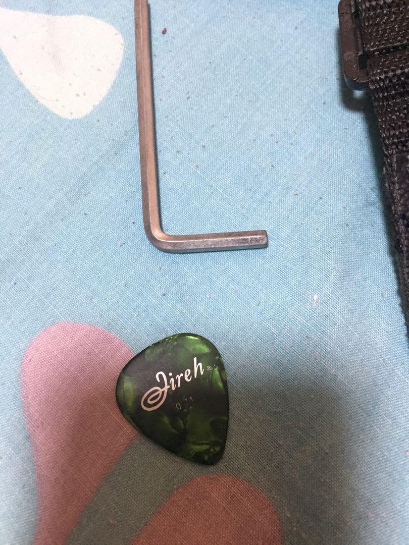 DnD Acoustic Guitar, Hobbies & Toys, Music & Media, CDs & DVDs on Carousell