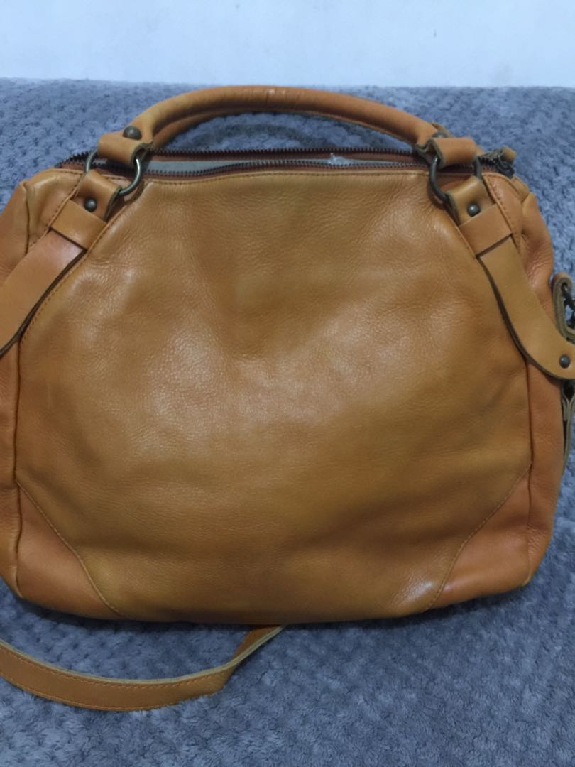 Ensoen 2 way bag, Women's Fashion, Bags & Wallets, Cross-body Bags on ...