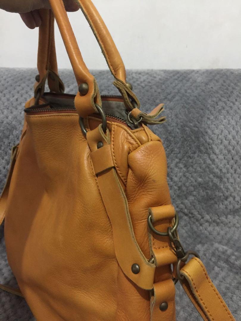 Ensoen 2 way bag, Women's Fashion, Bags & Wallets, Cross-body Bags on ...