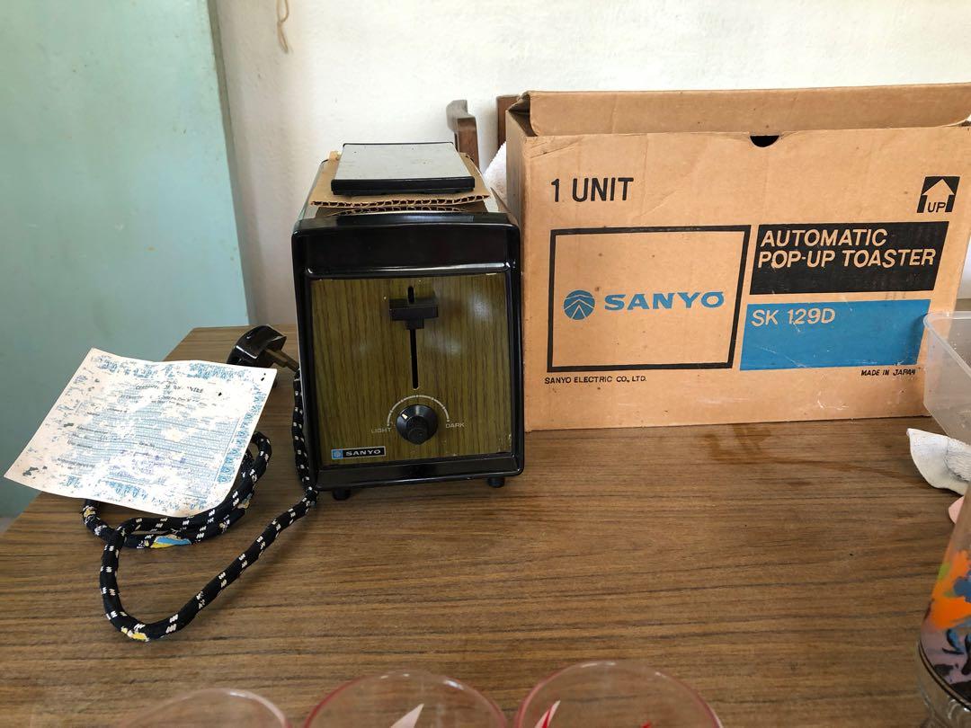 Sanyo Toaster Set (50s-70s), Furniture & Home Living, Home Decor, Vases ...