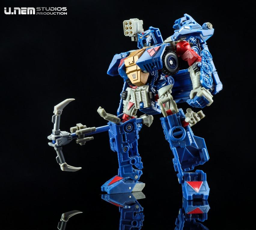 Transformers Generations Darkmount / Straxus (Loose), Hobbies & Toys ...