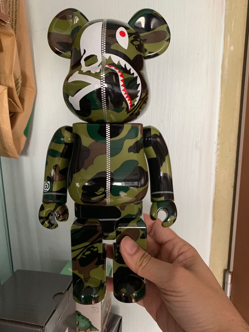 Bearbrick bape mastermind 400% + 100%, Toys & Games, Bricks & Figurines ...