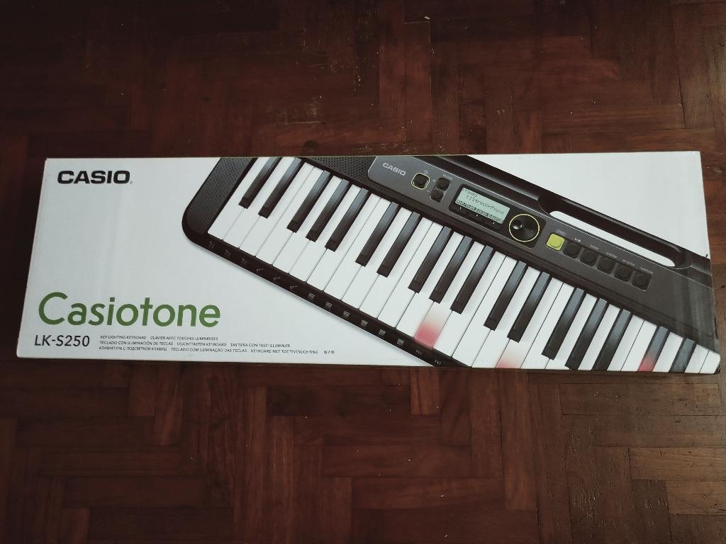 Casio LK-S250 with lighted keys, Hobbies & Toys, Music & Media, Musical ...