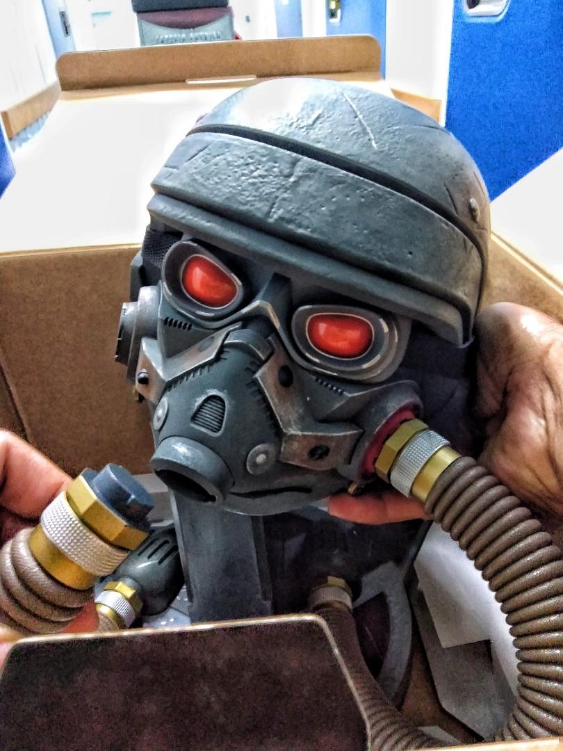 Killzone 3 Helghast Edition Mask n Figurine, Video Gaming, Gaming ...