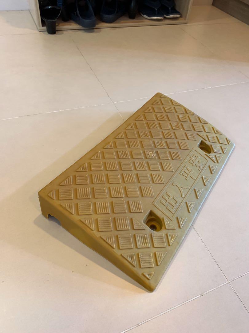 Ramp for wheelchair / hdb steps, Health & Nutrition, Assistive ...
