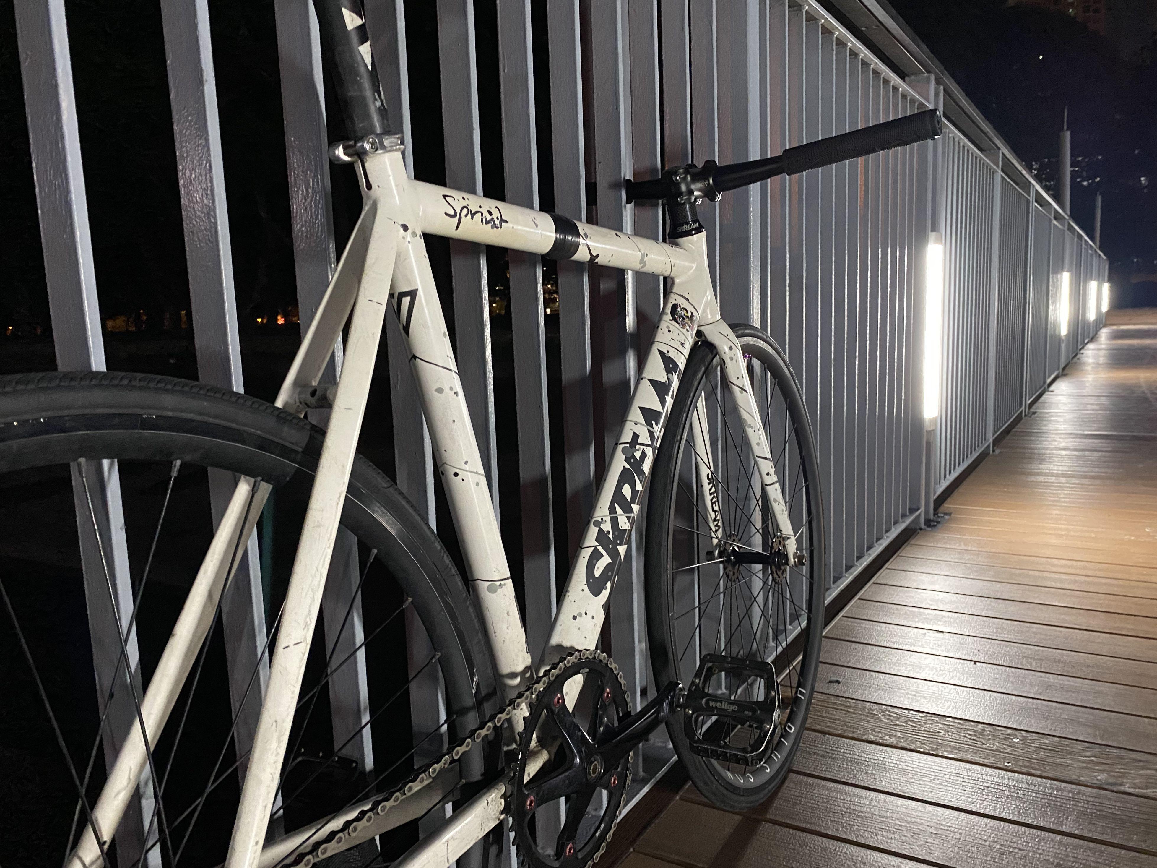 Skream V2 full bike fixie, Bicycles & PMDs, Bicycles, Fixies on Carousell