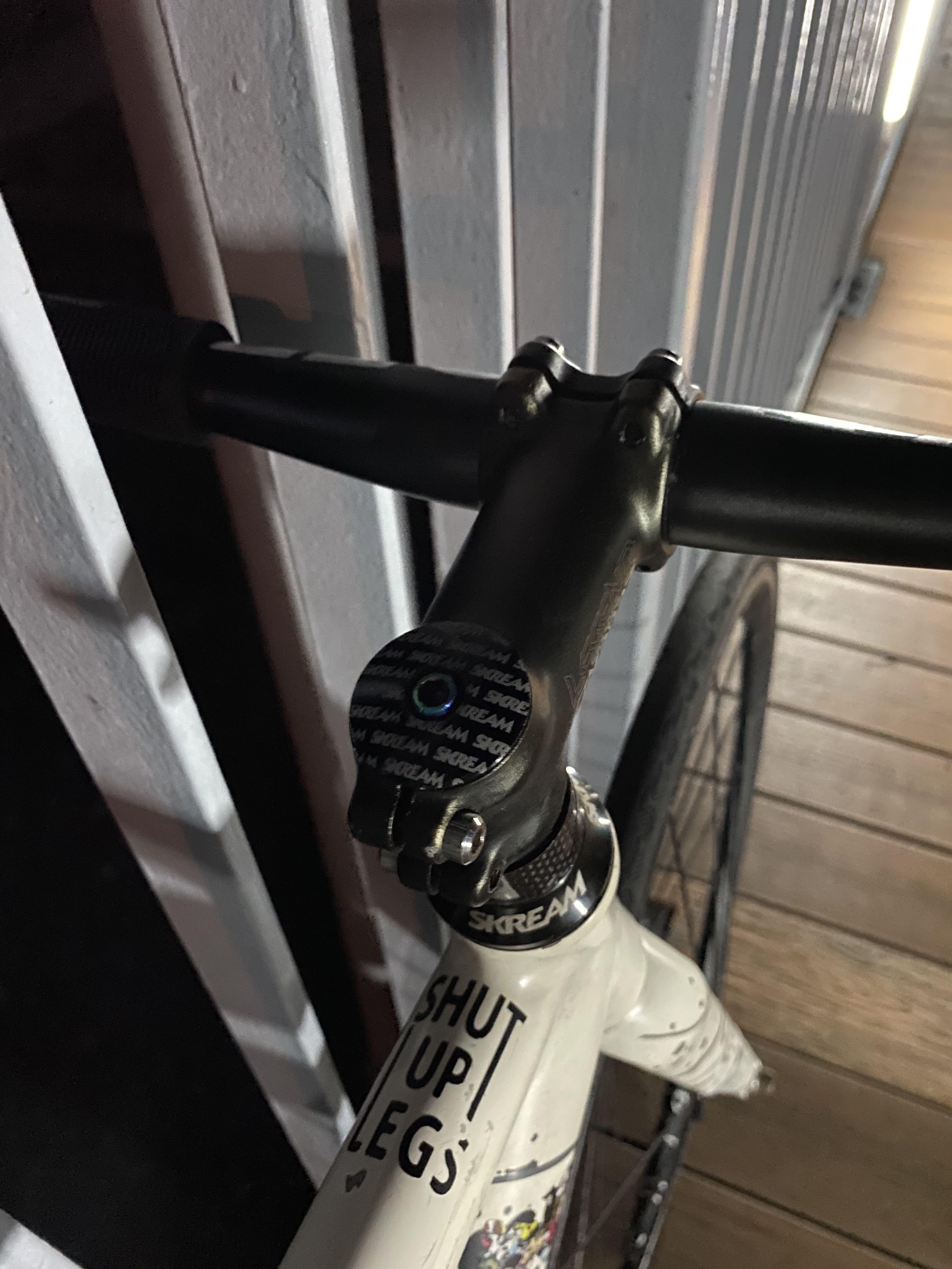 Skream V2 full bike fixie, Bicycles & PMDs, Bicycles, Fixies on Carousell