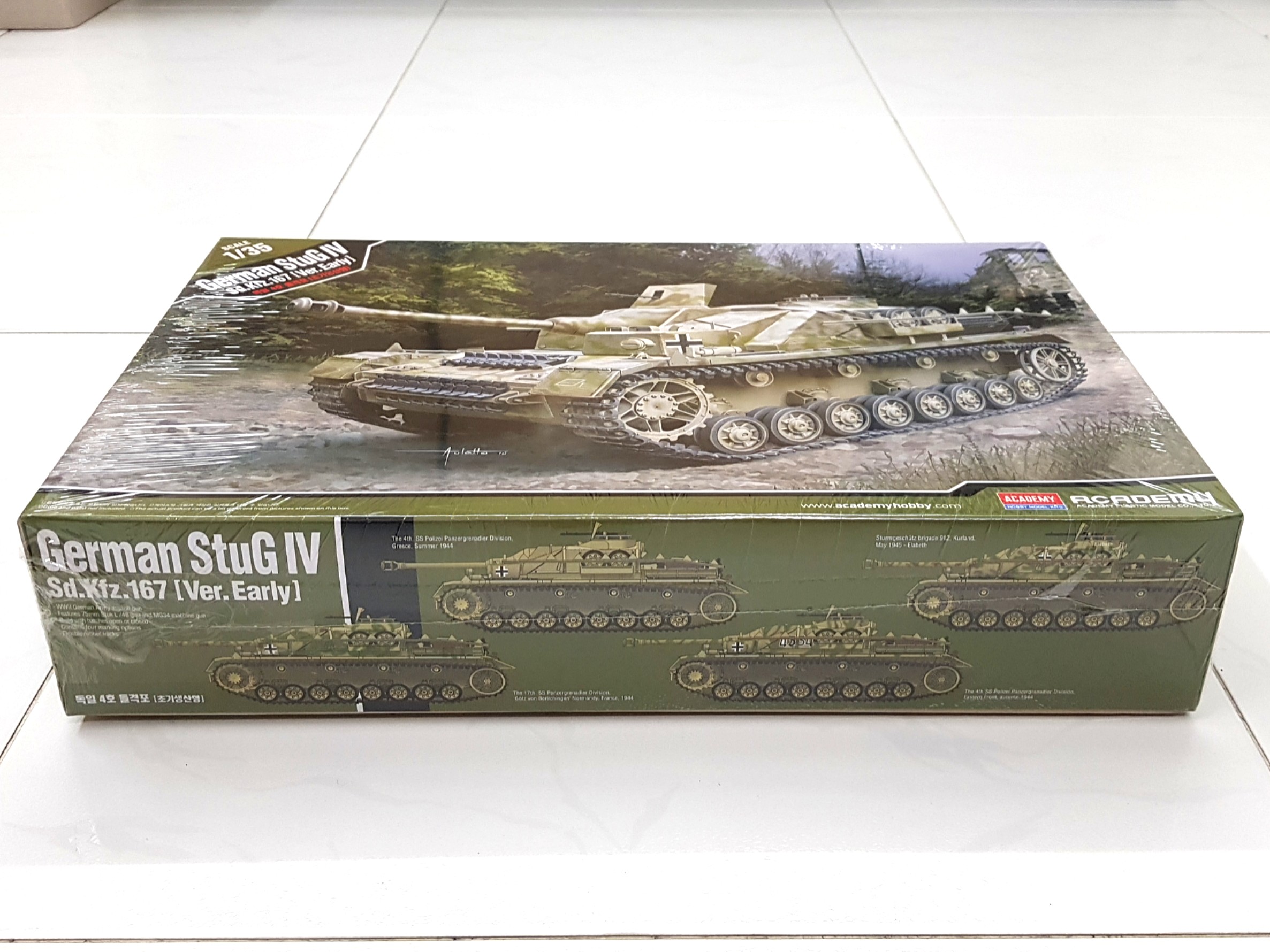 1/35 13522 Academy German Tank Sd Kfz 167 StuG IV "Ver. Early" MISB Set ...