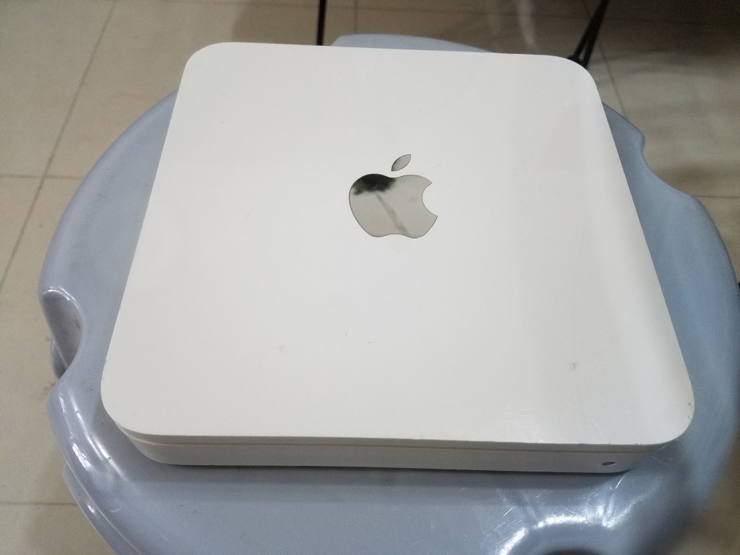 二手Apple 第五代 A1409 路由器機内置2T, 電腦＆科技, 電腦周邊及配件, Wifi及上網相關產品 - Carousell