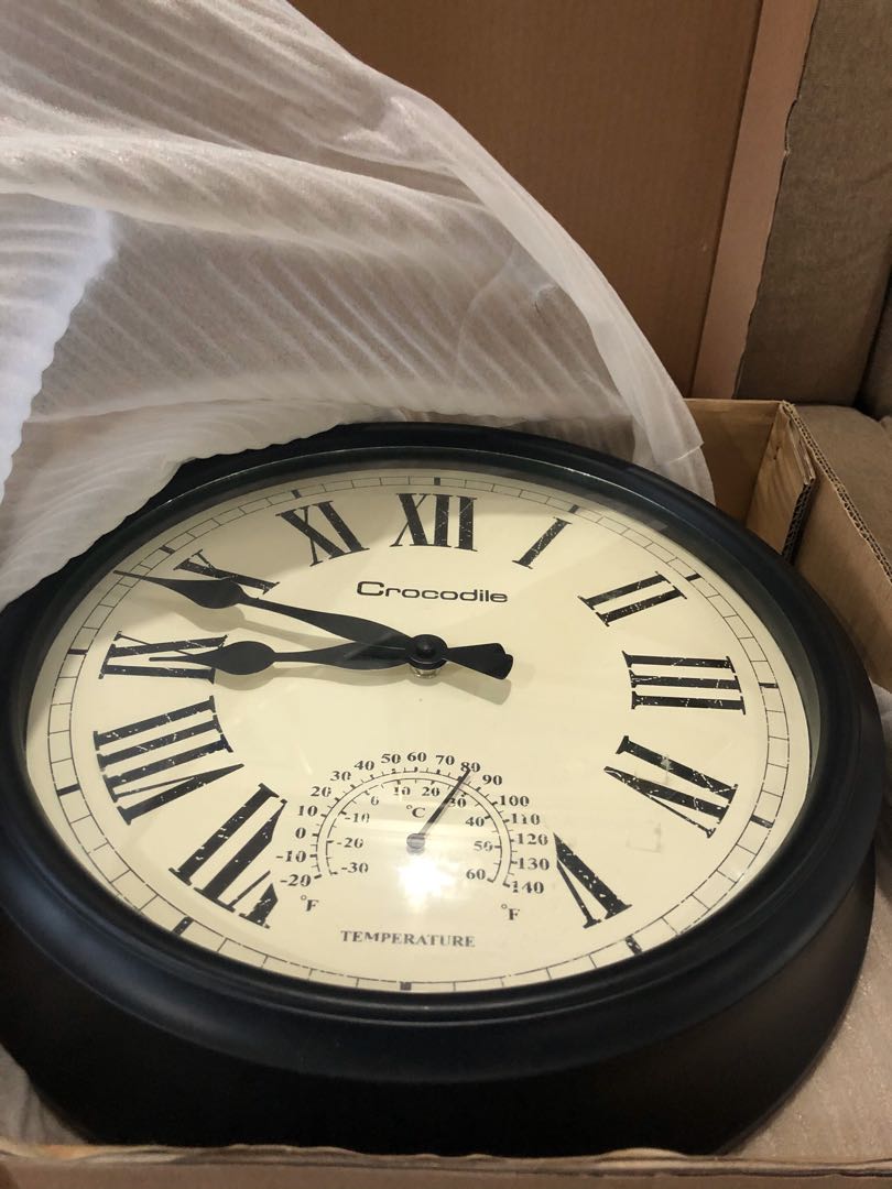 Crocodile Clock, Furniture & Home Living, Home Decor, Clocks on Carousell