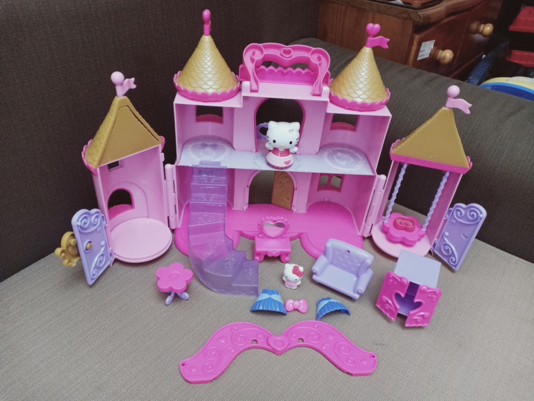 Hello Kitty Castle, Hobbies & Toys, Toys & Games on Carousell