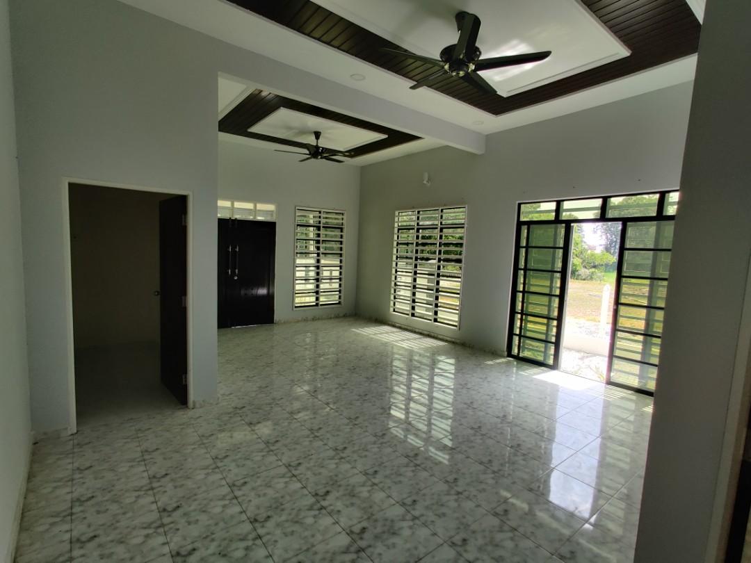 Rumah semi-d manir, Property, For Sale on Carousell