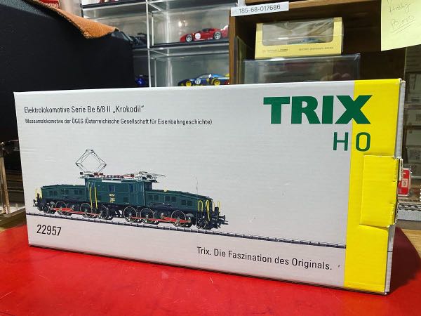 Trix elektrolokomotive krokodil crocodile 22957 HO scale, 興趣及遊戲, 玩具 ...