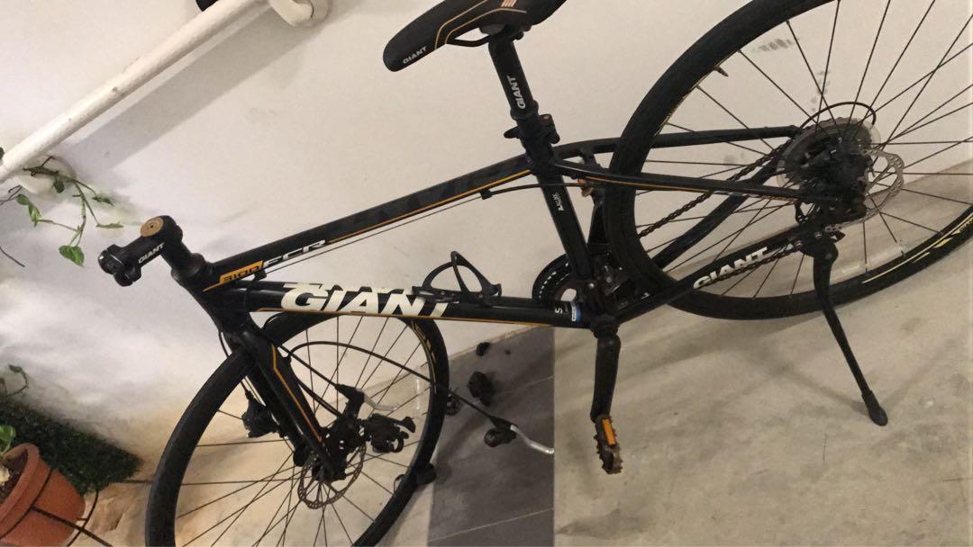 Giant FCR 3100 hybrid bicycle/flat-bar road bike, Sports Equipment ...