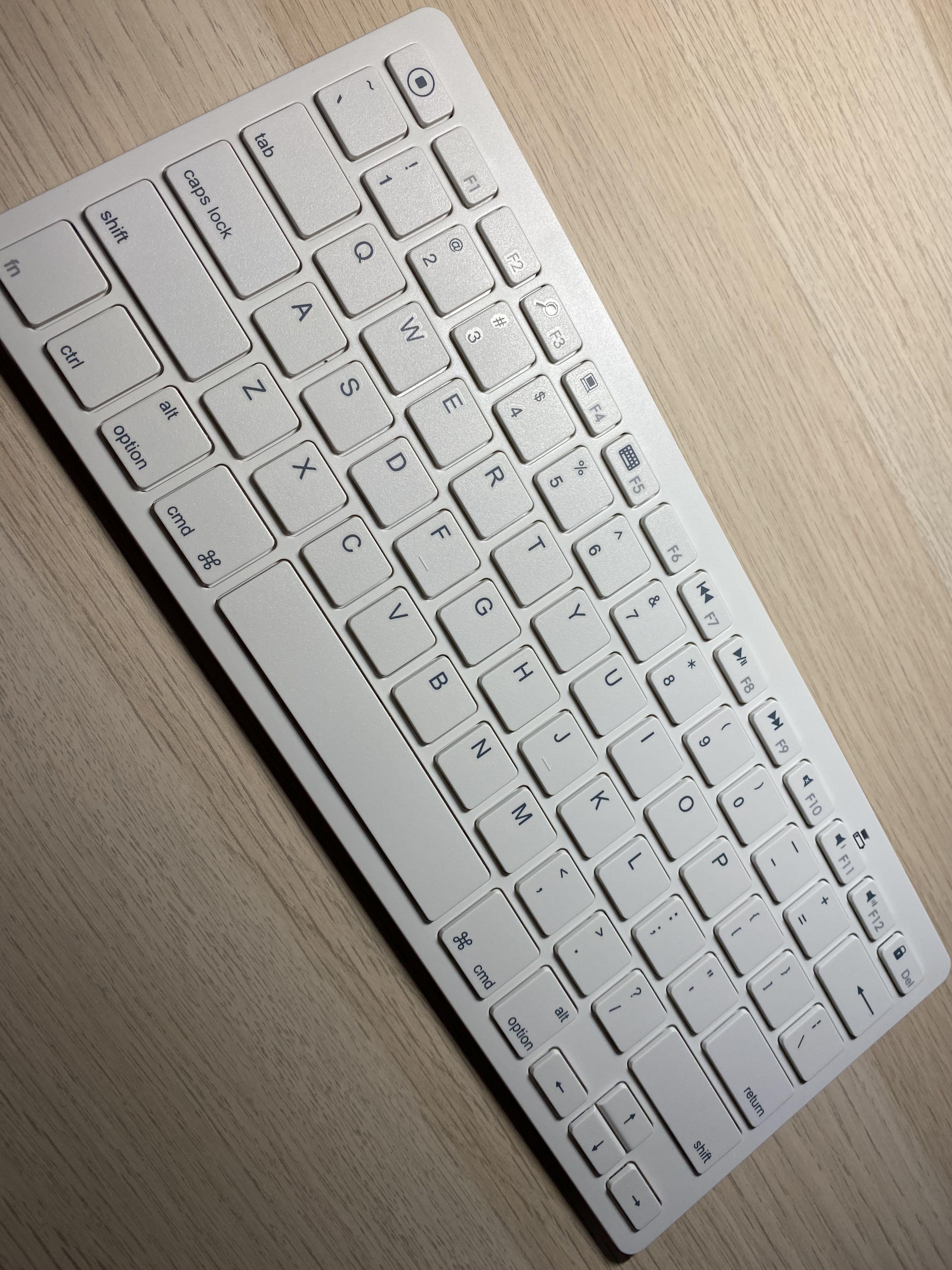Miniso Classic Bluetooth Keyboard, Computers & Tech, Parts ...