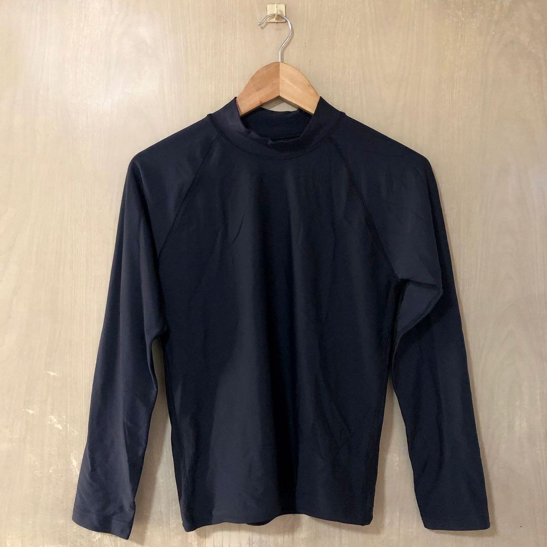 Plain black rash guard, Women's Fashion, Swimwear, Rash guard on Carousell