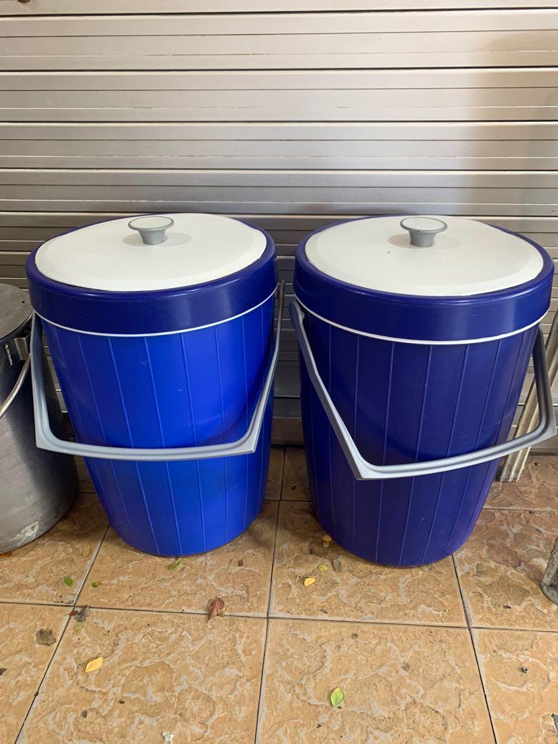 Toyogo food/ice bucket, Furniture & Home Living, Kitchenware ...