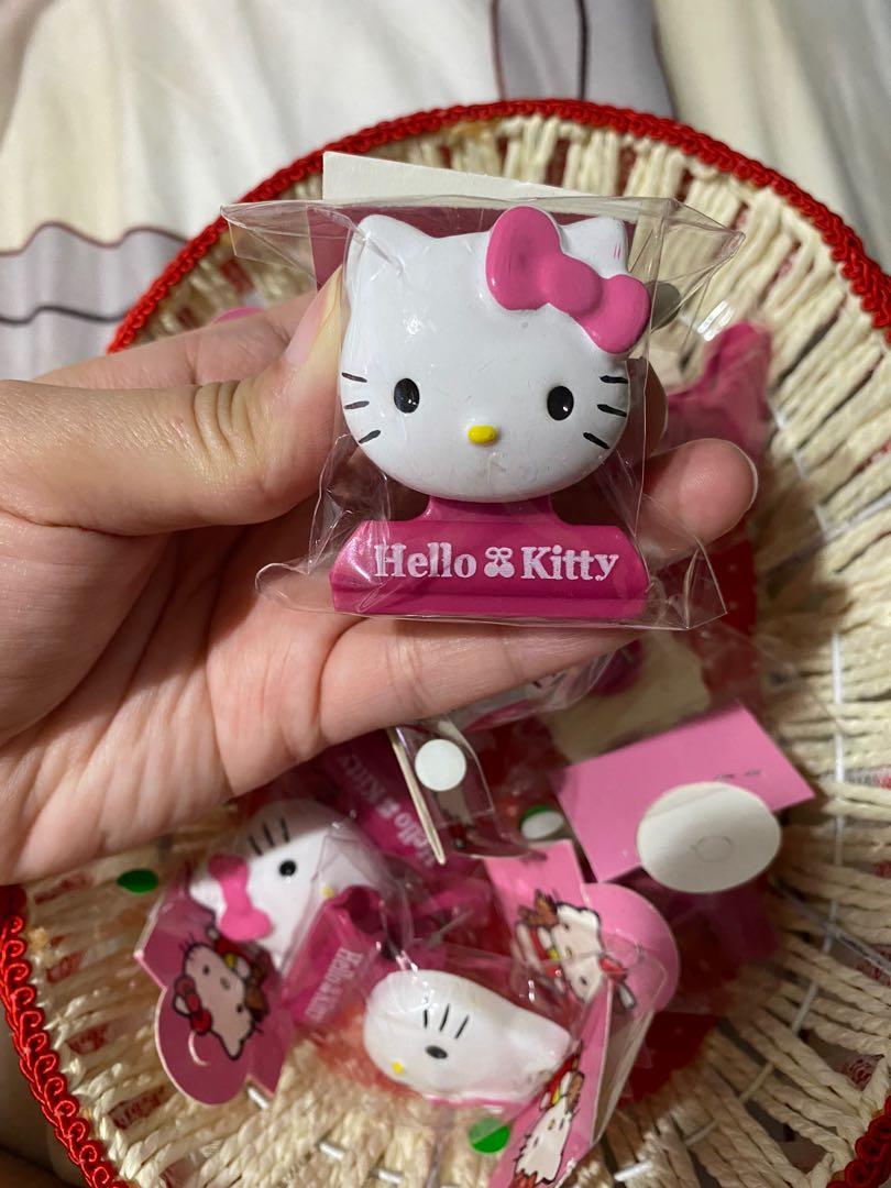 Hello kitty paper clip, Everything Else on Carousell