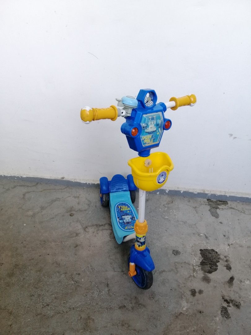 Kiddie character scooter, Babies & Kids, Infant Playtime on Carousell