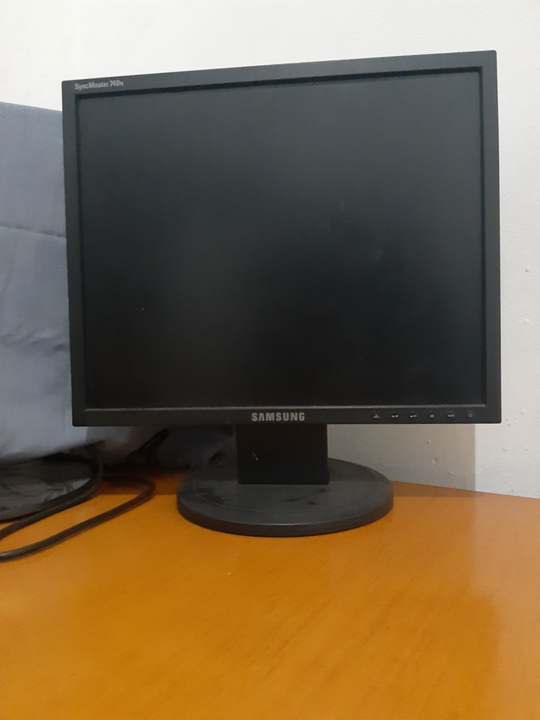 Monitor Samsung SyncMaster 740N, Elektronik, Komputer, Lainnya di Carousell